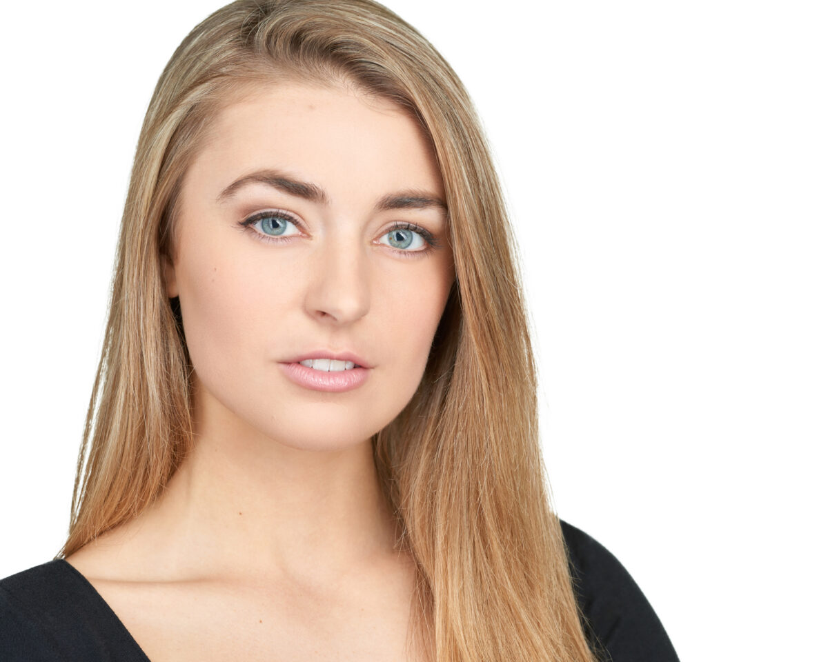 Should My Headshots be Horizontal or Vertical